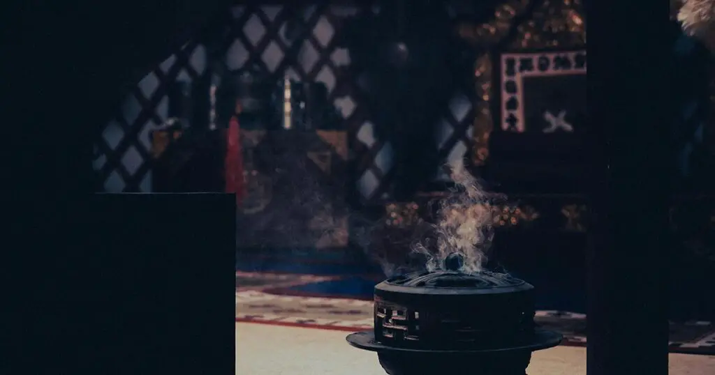 Survive -40°F Nights with This Off-Grid Yurt Heating Secret